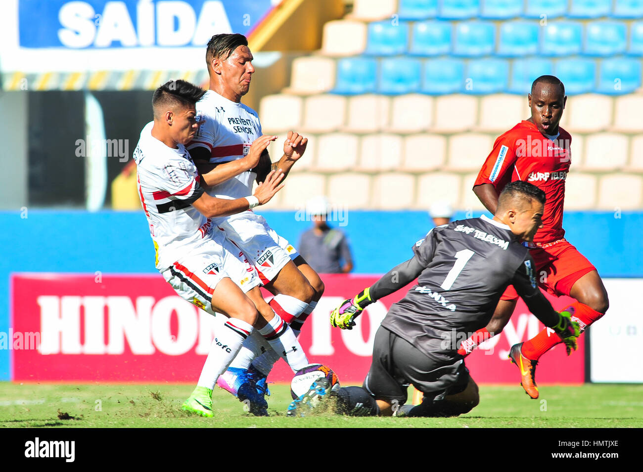 Barueri, Brazil. 05th Feb, 2017. Luis Araujo and Chavez's SPFC during ...