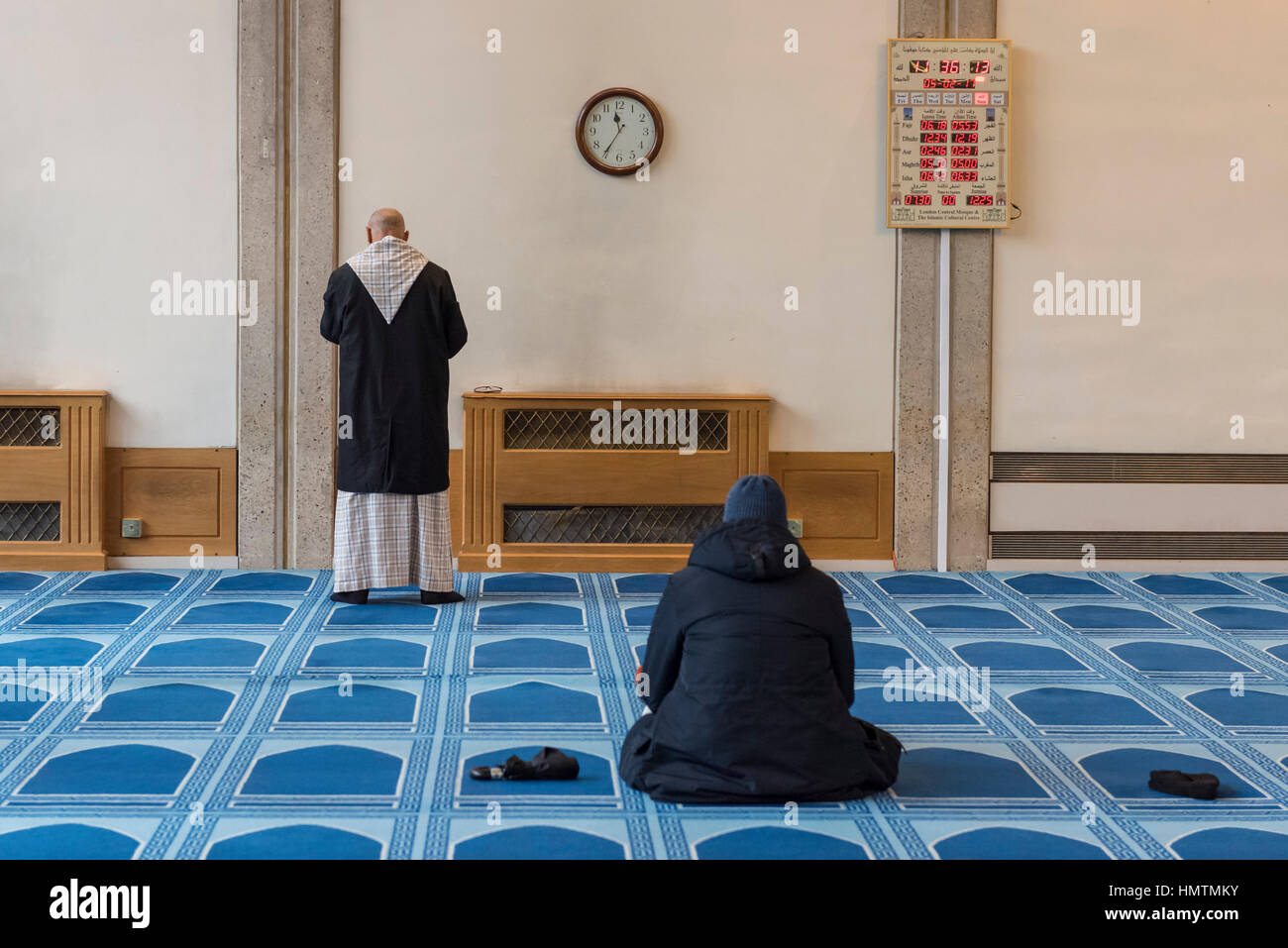 London, UK. 5th Feb, 2017. Men praying at the 'Visit My Mosque Day' at ...