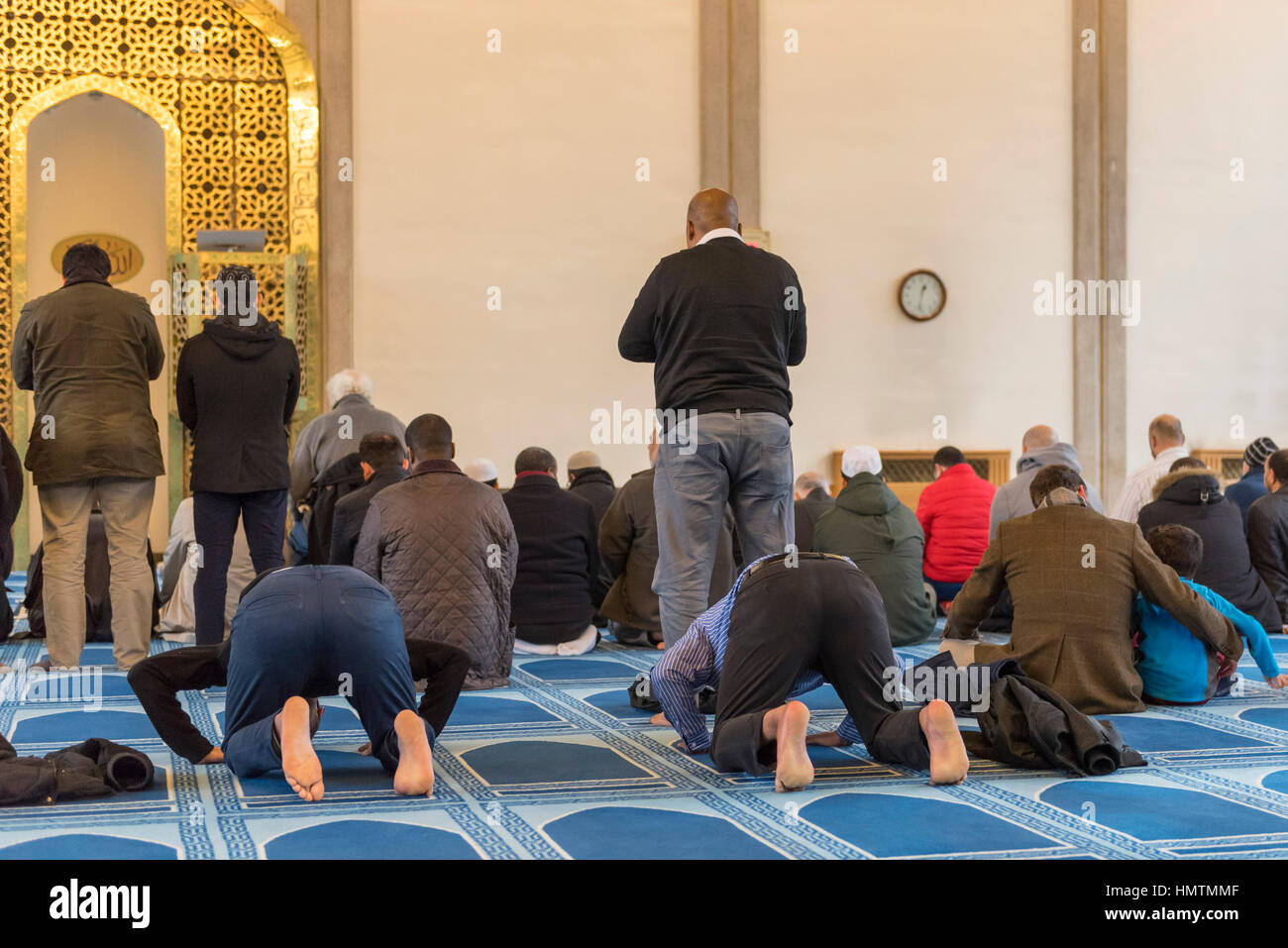 Muslims praying in london hi-res stock photography and images - Alamy