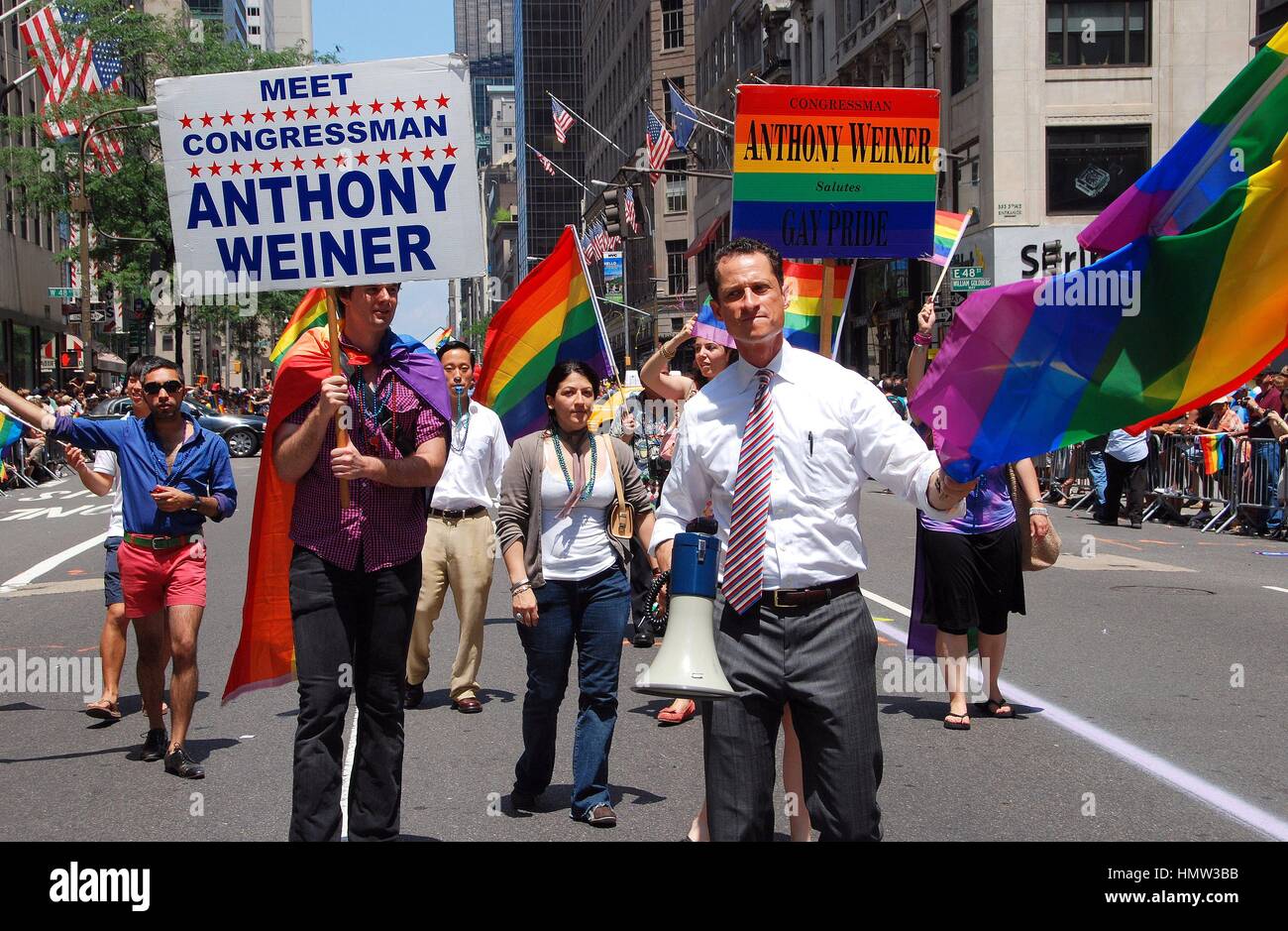 Anthony Weiner at Gah Pride Parade Stock Photo - Alamy