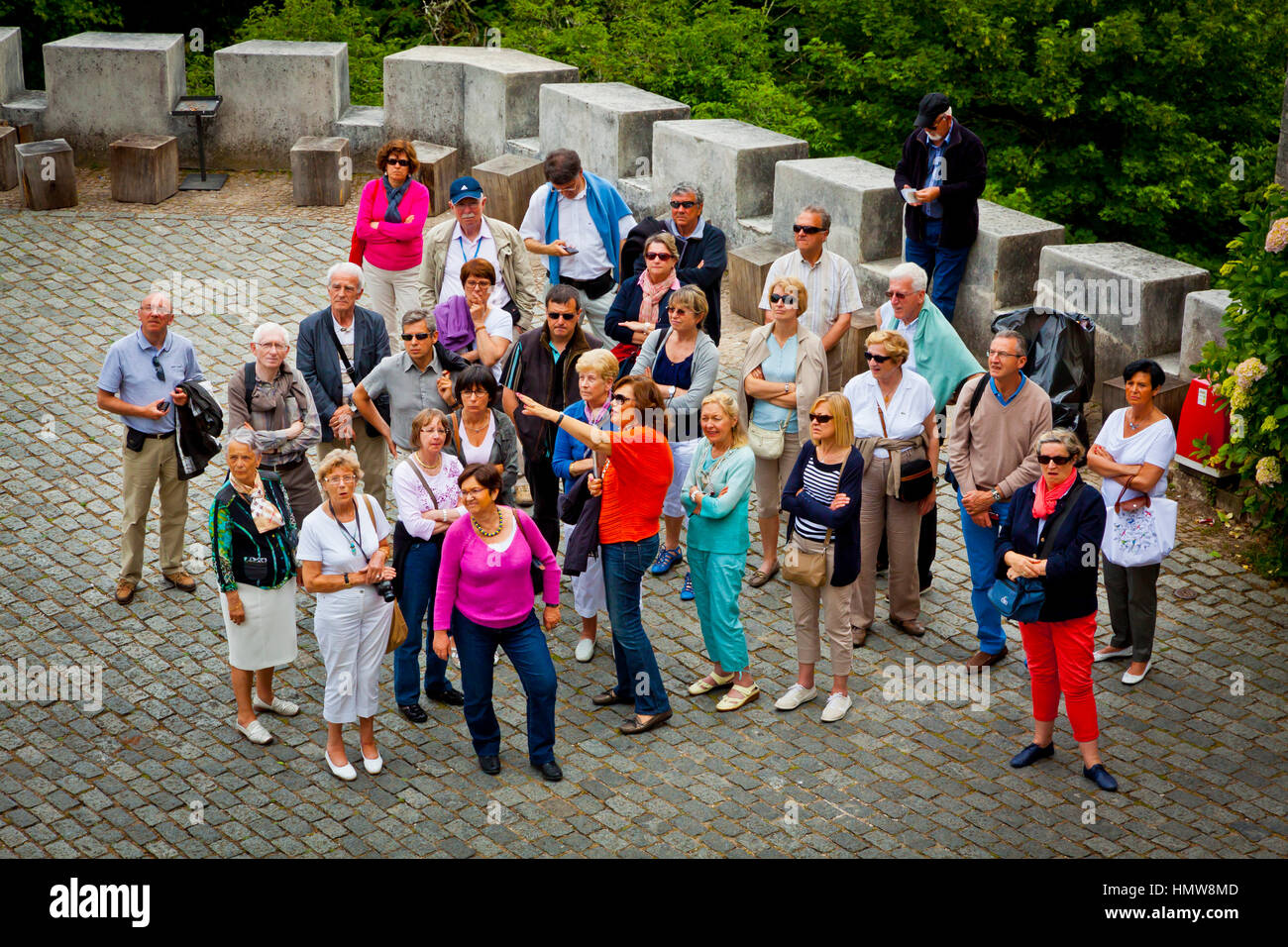 Group crowd tour tourists tourist hi-res stock photography and images ...