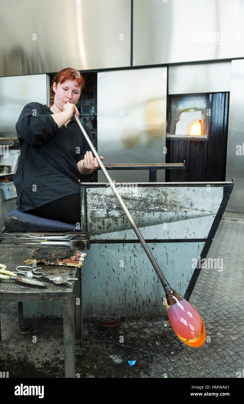 Glass blowing woman hi-res stock photography and images - Alamy