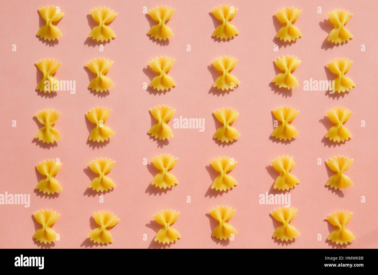 Pasta bow shape in row hi-res stock photography and images - Alamy
