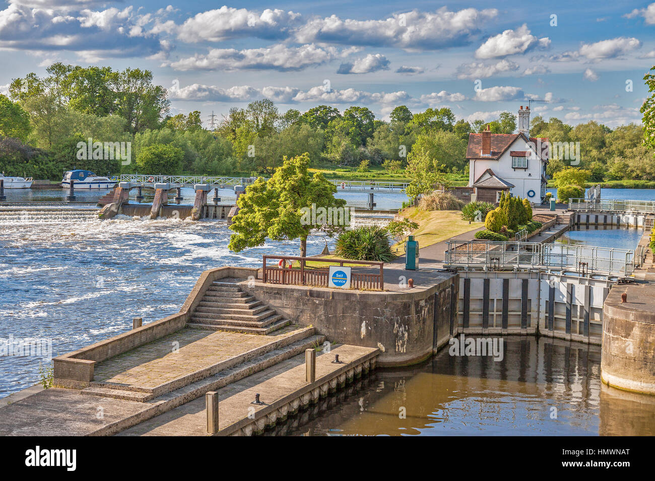 The Lock At Goring On Thames Oxfordshire UK Stock Photo - Alamy