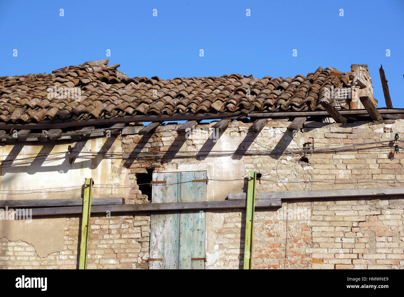 Old damaged hi-res stock photography and images - Alamy