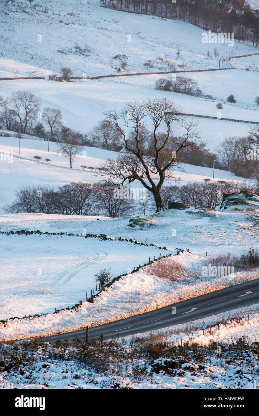 Snow on the English countryside Stock Photo - Alamy