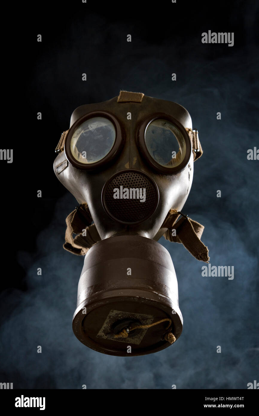 World war ii gas mask hi-res stock photography and images - Alamy