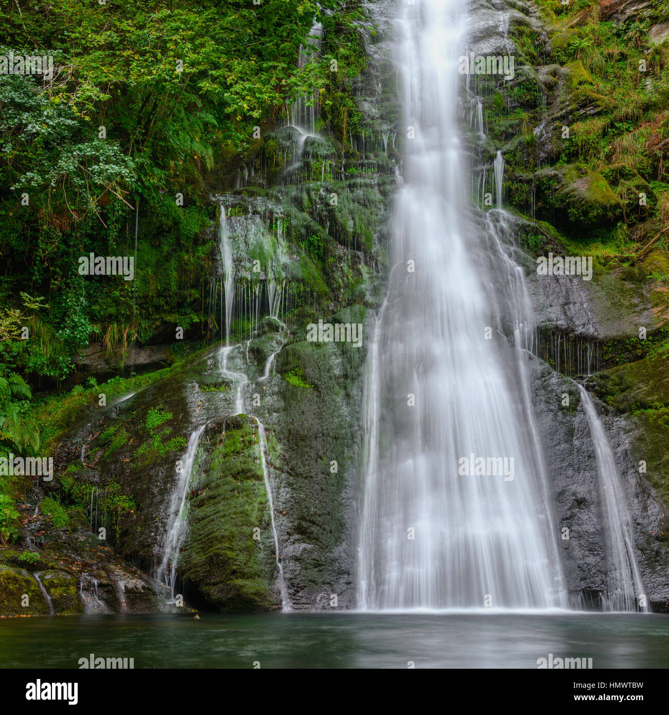 The Vieiros waterfall on the Courel Range, Galicia Stock Photo - Alamy