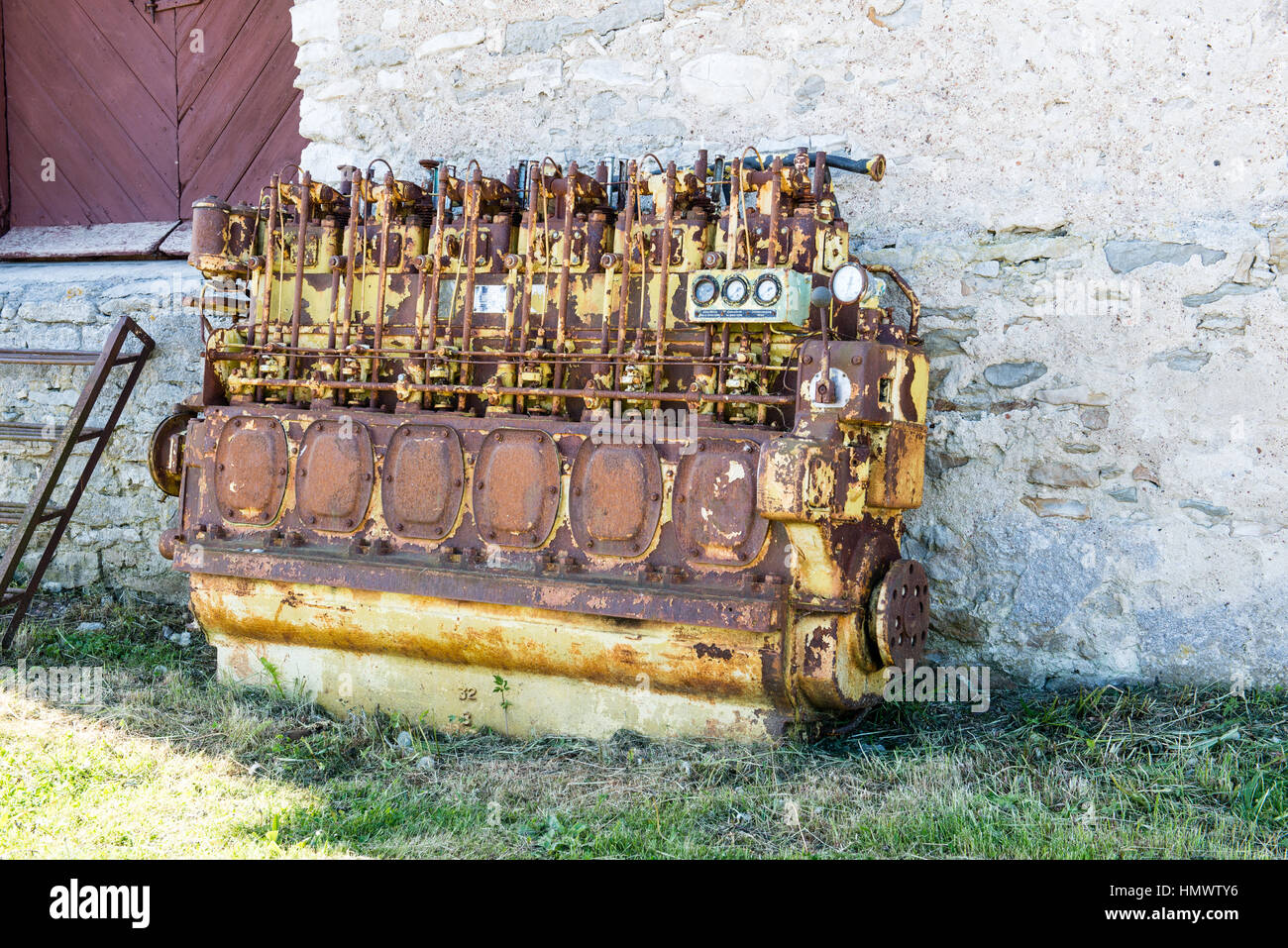 Outdated broken engine hi-res stock photography and images - Alamy