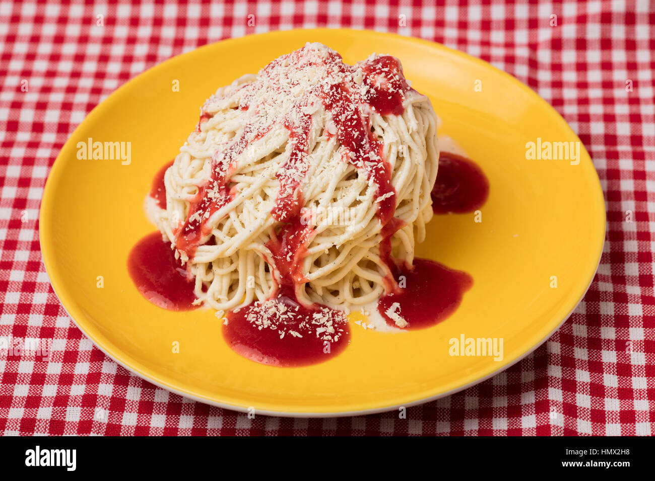 Spaghetti ice cream hi-res stock photography and images - Alamy
