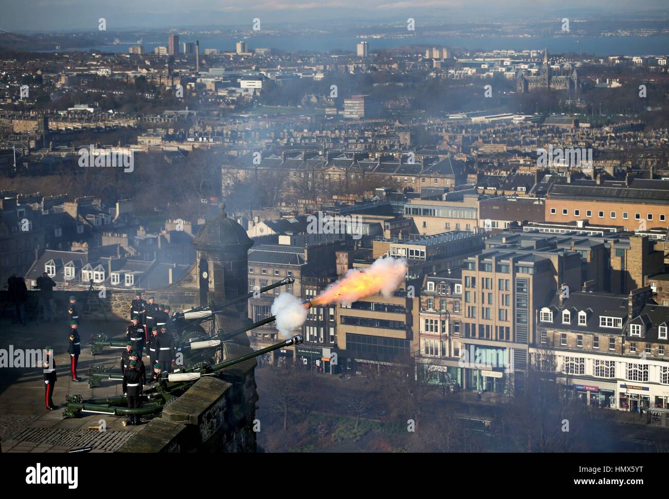 Members of the 29 Commando Regiment Royal Artillery fire a 21-gun ...