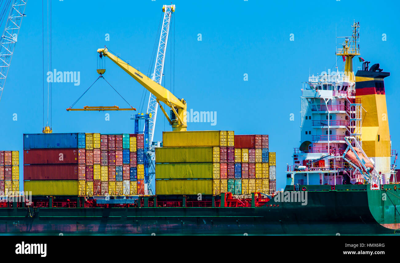 Loading operations hi-res stock photography and images - Alamy