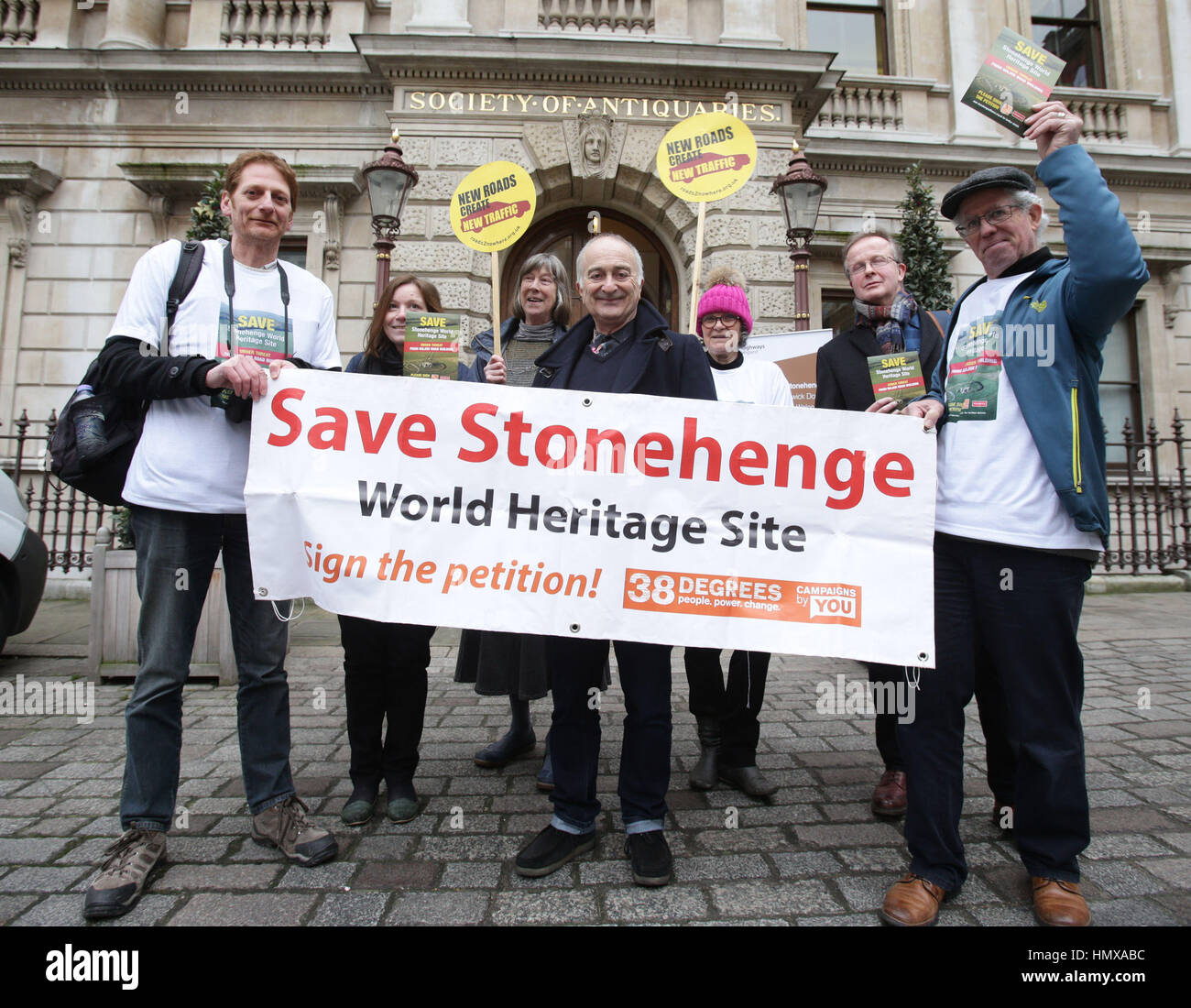 Time team presenter hi-res stock photography and images - Alamy