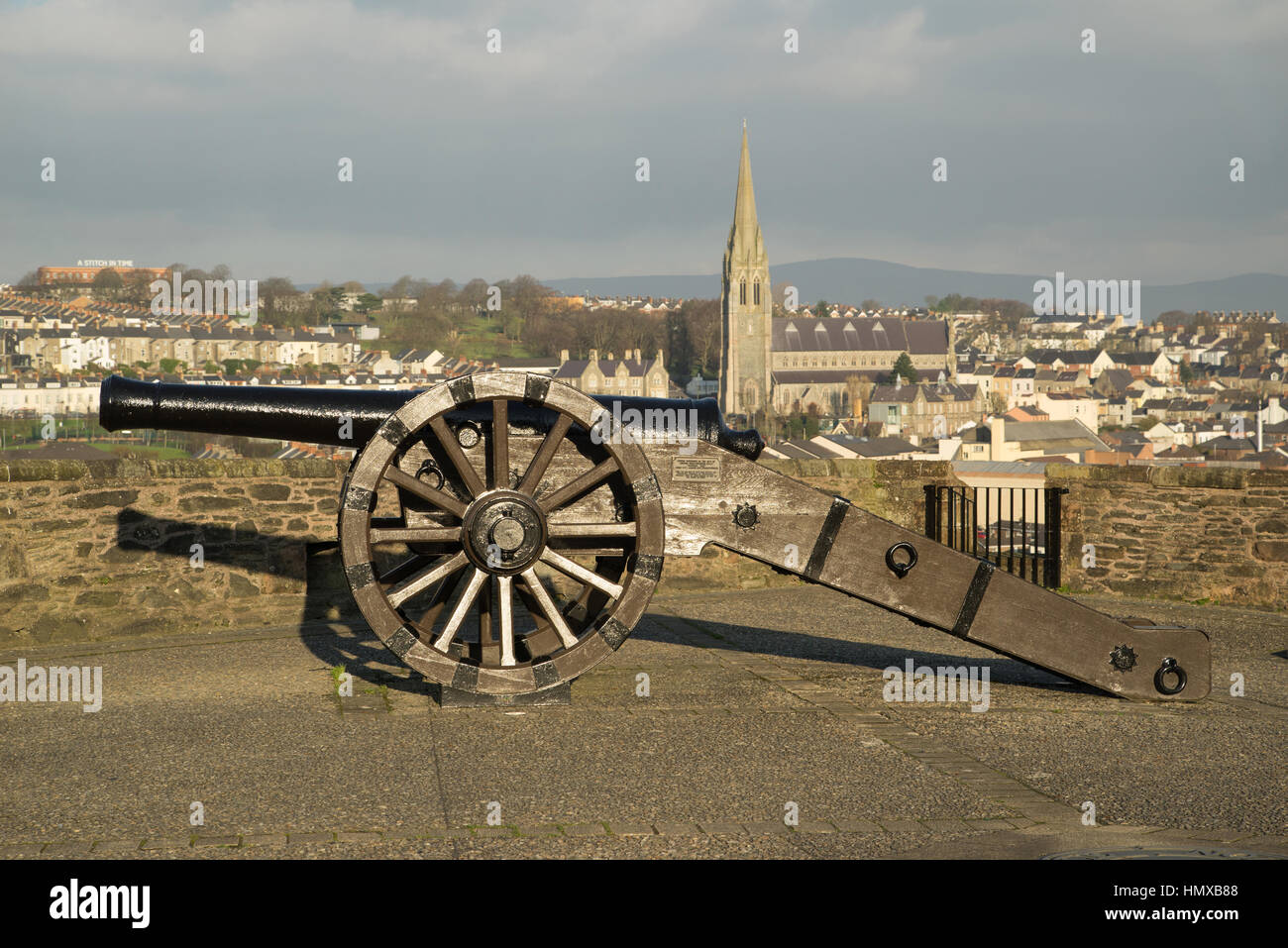 Siege derry ireland 1689 hi-res stock photography and images - Alamy