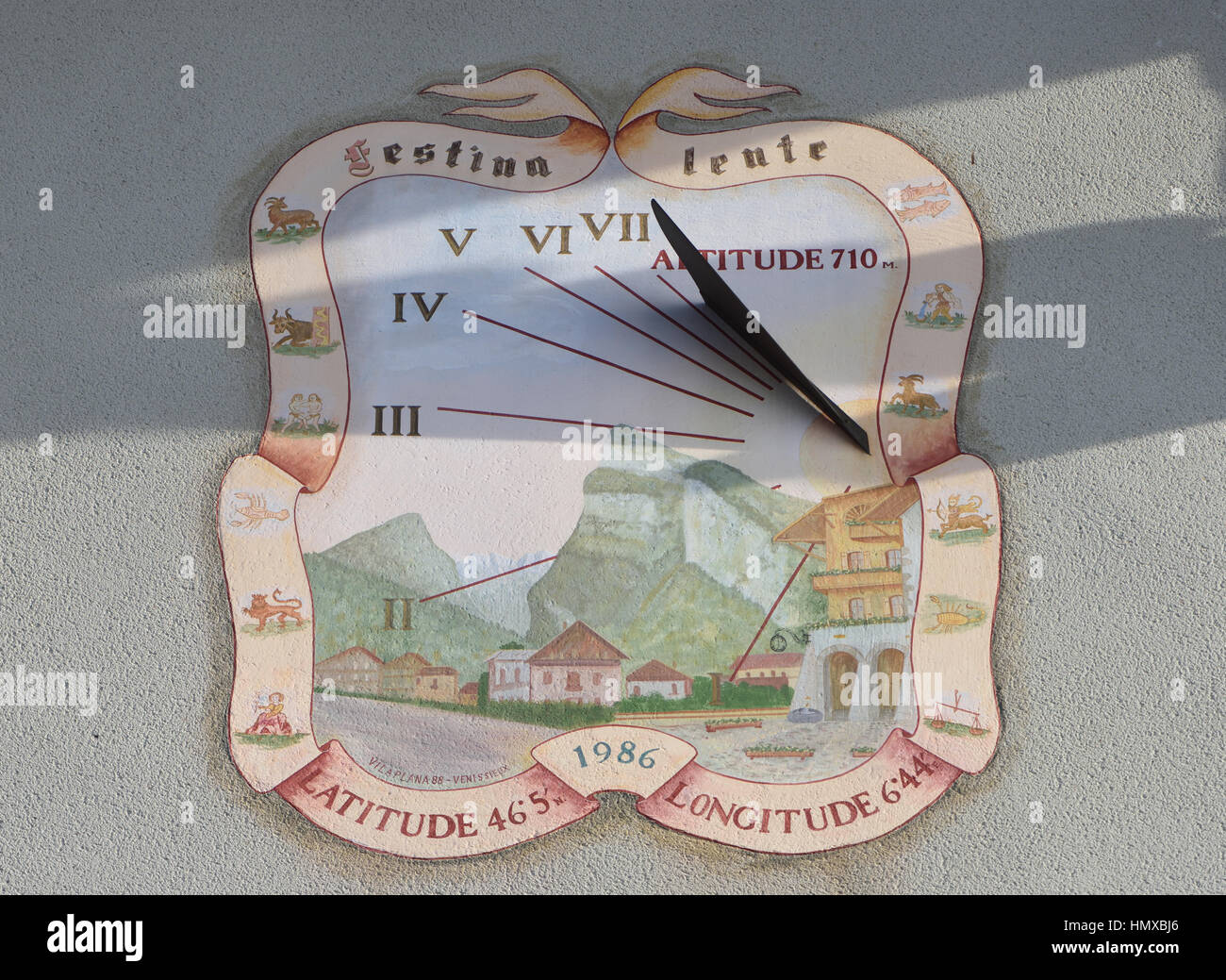 Sundial building hi-res stock photography and images - Alamy