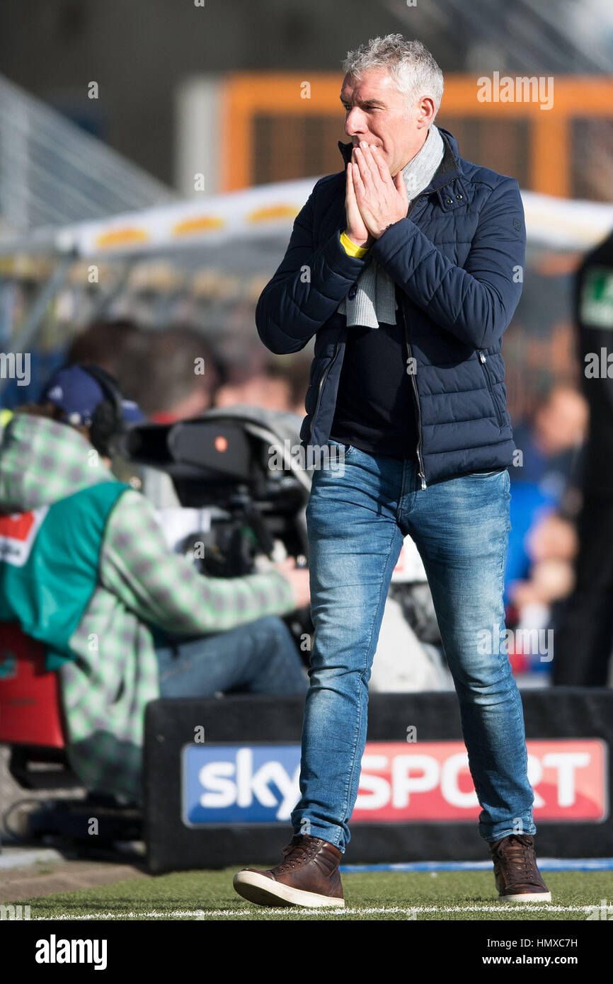 Bochum, Germany. 5th Feb, 2017. Karlsruhe's headcoach Mirko Slomka ...