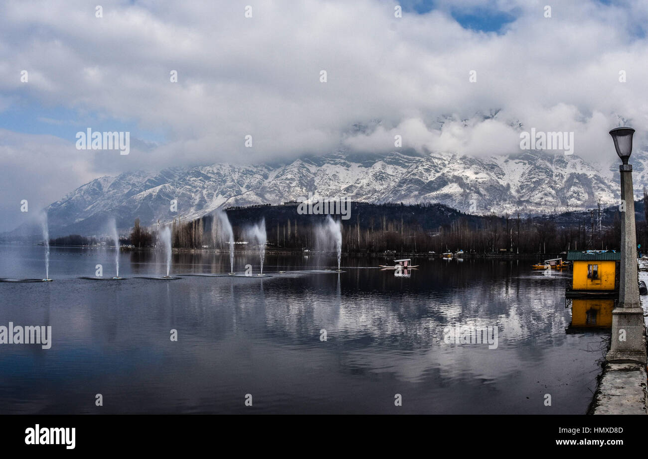 India cold weather hi-res stock photography and images - Alamy