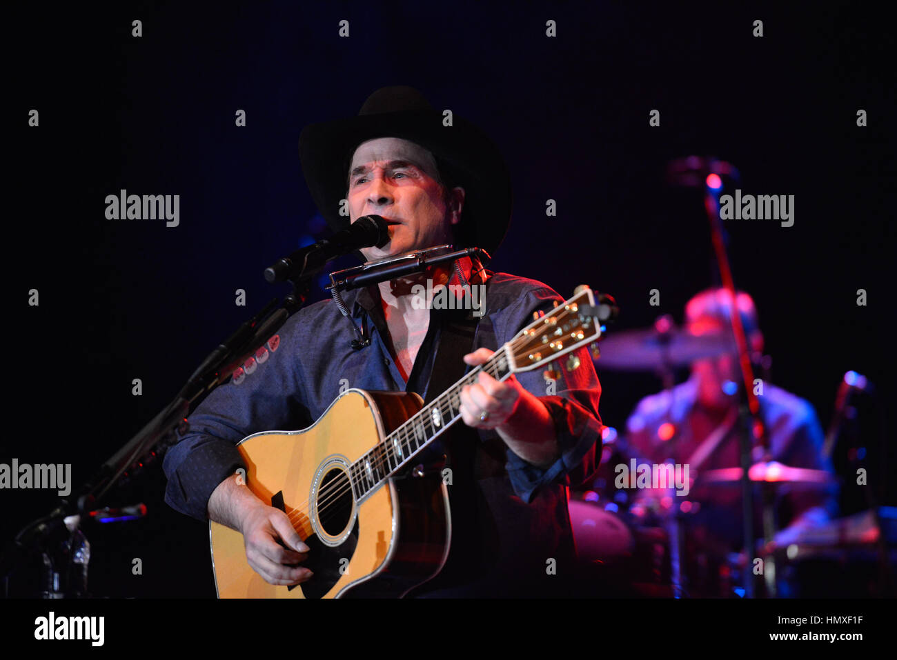 San Antonio, Texas, USA. 2nd Dec, 2016. Country music singer Clint ...