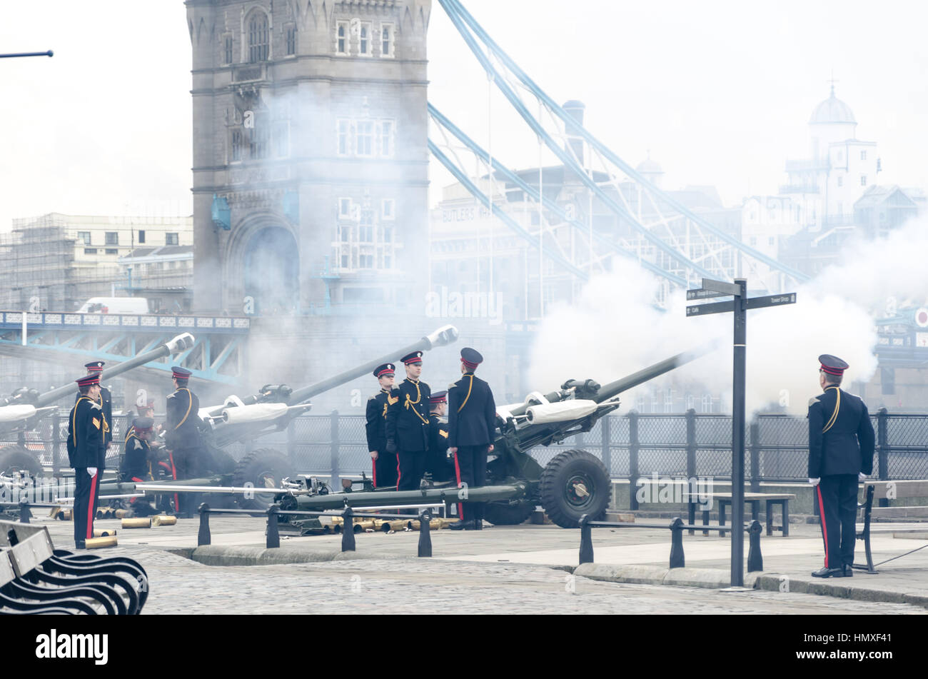 Queen elizabeth ii tower hi-res stock photography and images - Alamy