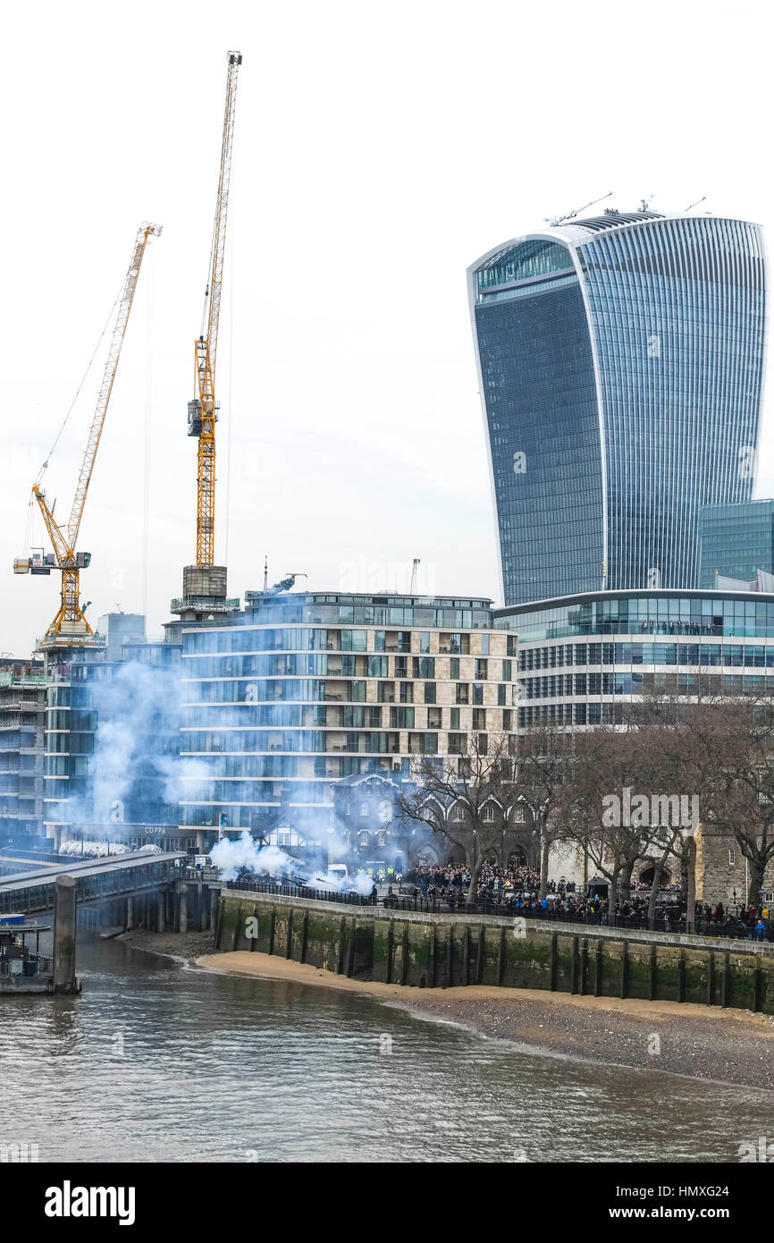 London, UK. 6th February 2017. 62 cannons salute to mark HRH Queen's ...