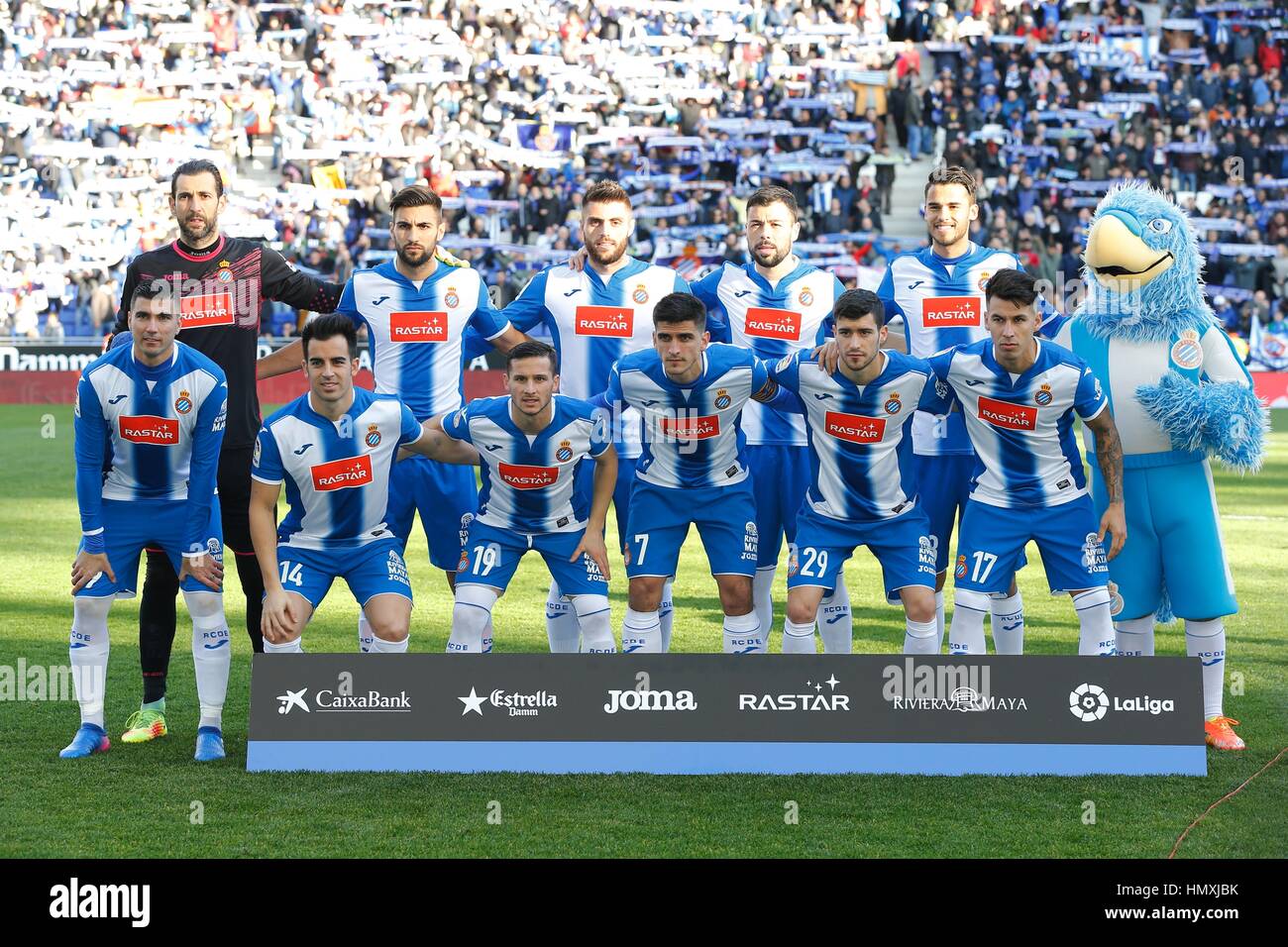 Barcelona, Spain. 29th Jan, 2017. Espanyol team group line-up (Espanyol ...