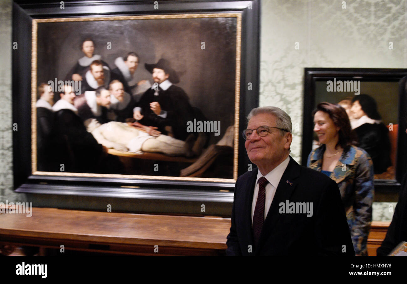 Anatomy lesson painting hi-res stock photography and images - Alamy