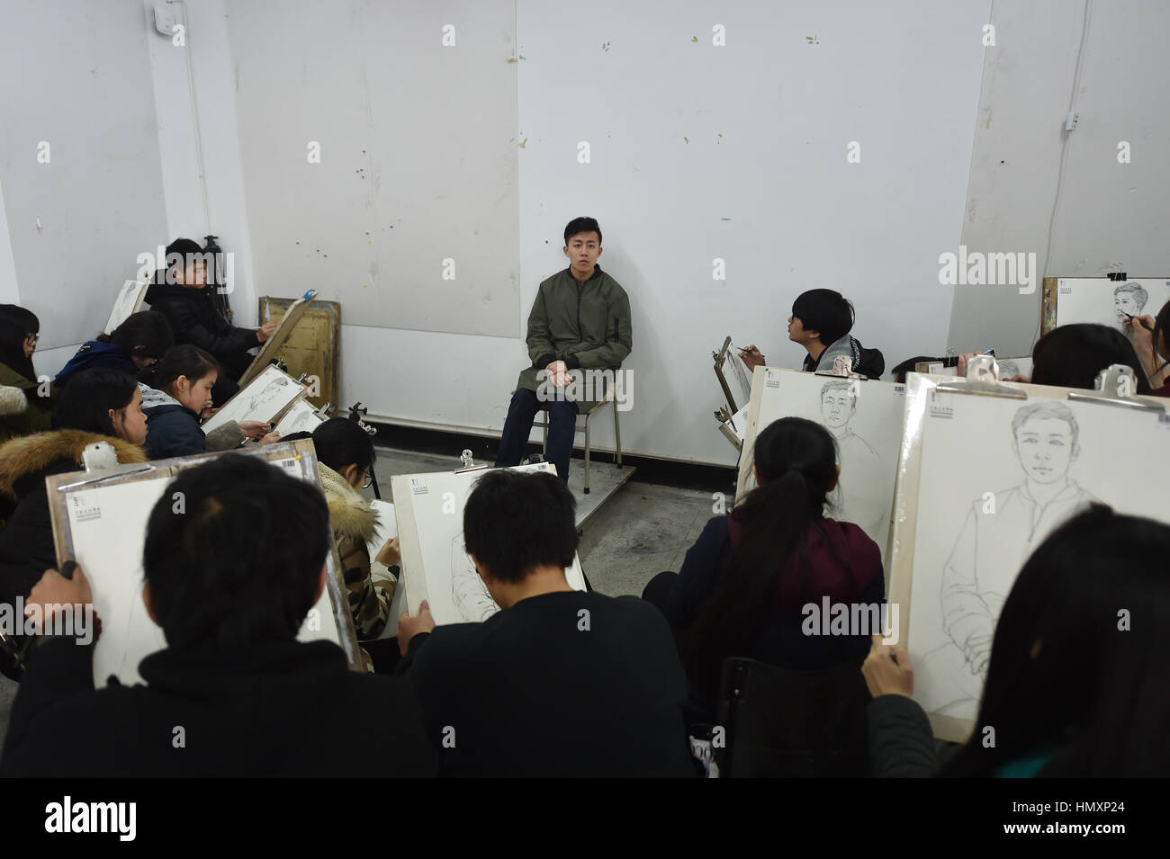 Hangzhou, China's Zhejiang Province. 7th Feb, 2017. Students attend a ...