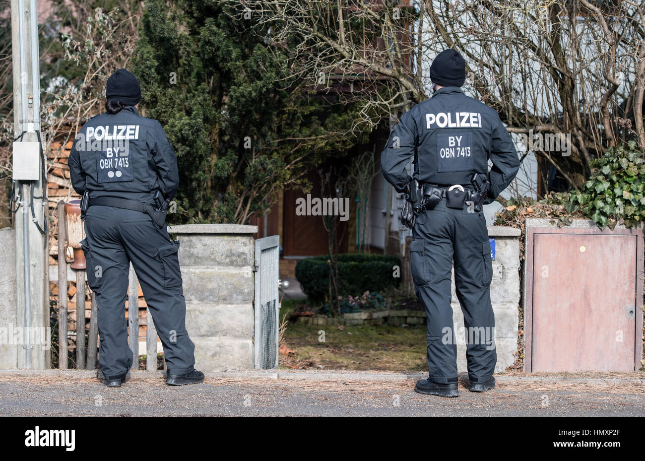 Member german special police sek hi-res stock photography and images ...