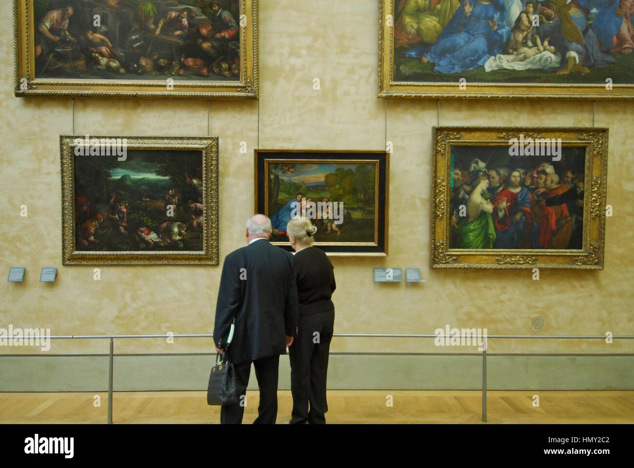 The Louvre Museum in Paris, The Muse?e du Louvre houses 35,000 works of ...
