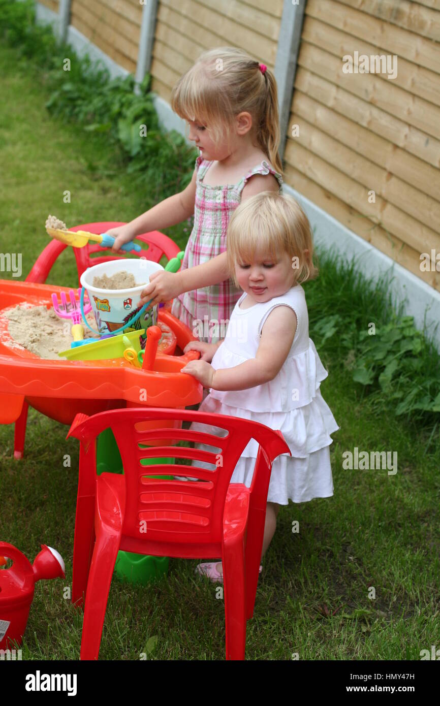 Sand pit children hi-res stock photography and images - Alamy