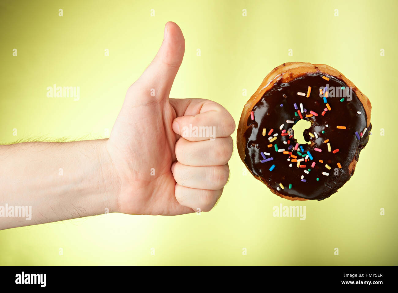 Hand hold snack hi-res stock photography and images - Alamy
