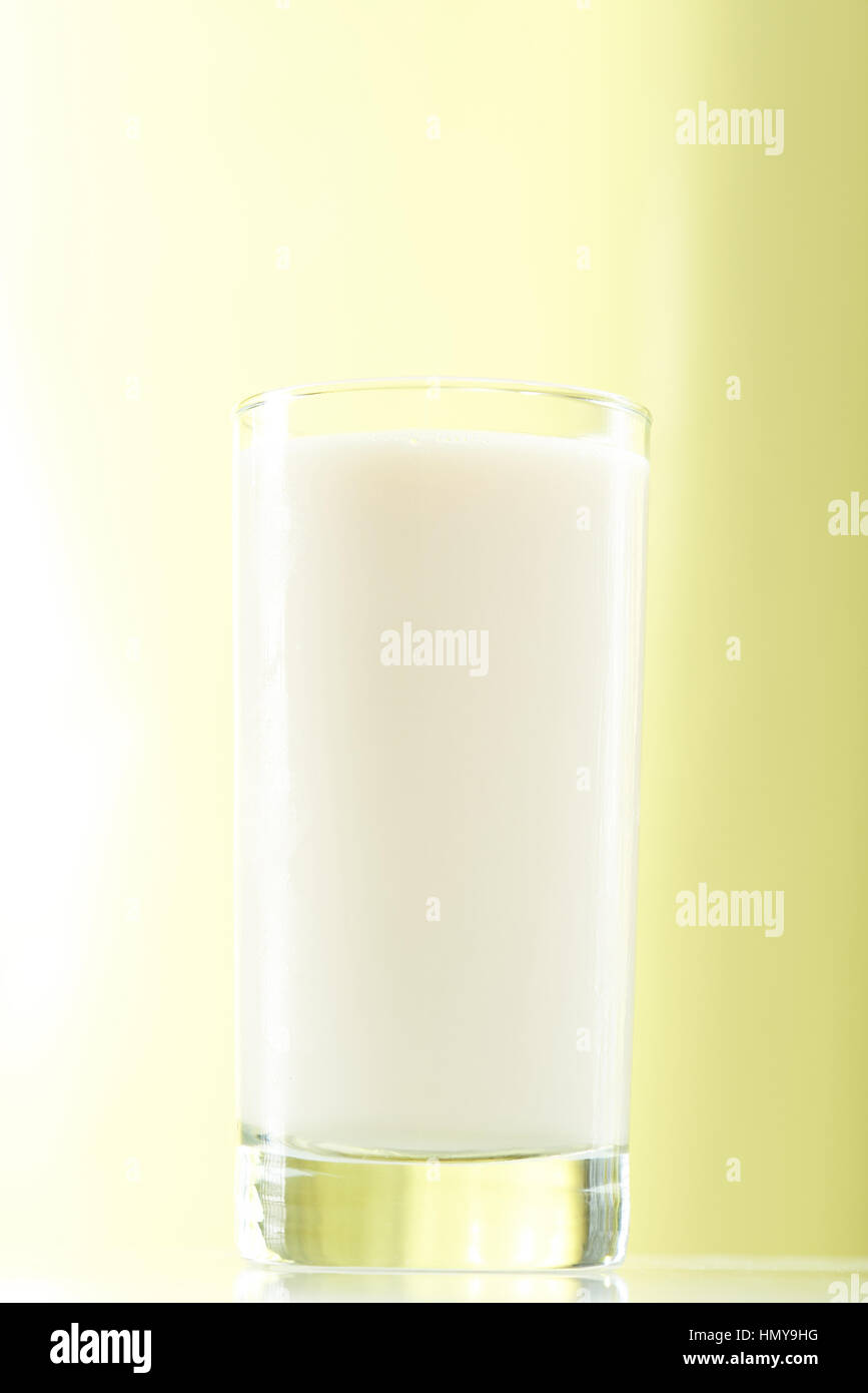 Hand holding glass milk hi-res stock photography and images - Alamy