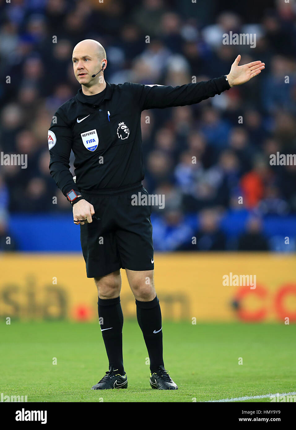Referee Anthony Taylor Stock Photo - Alamy
