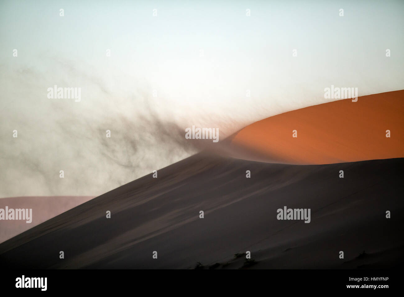 Sand blowing off a sand dune Stock Photo - Alamy
