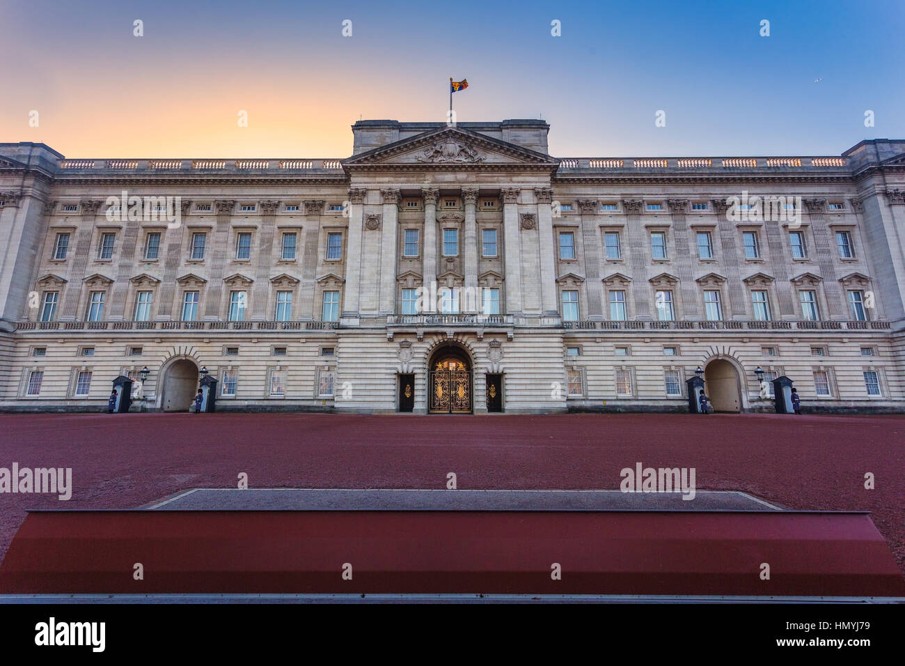 Buckingham palace panoramic hi-res stock photography and images - Alamy