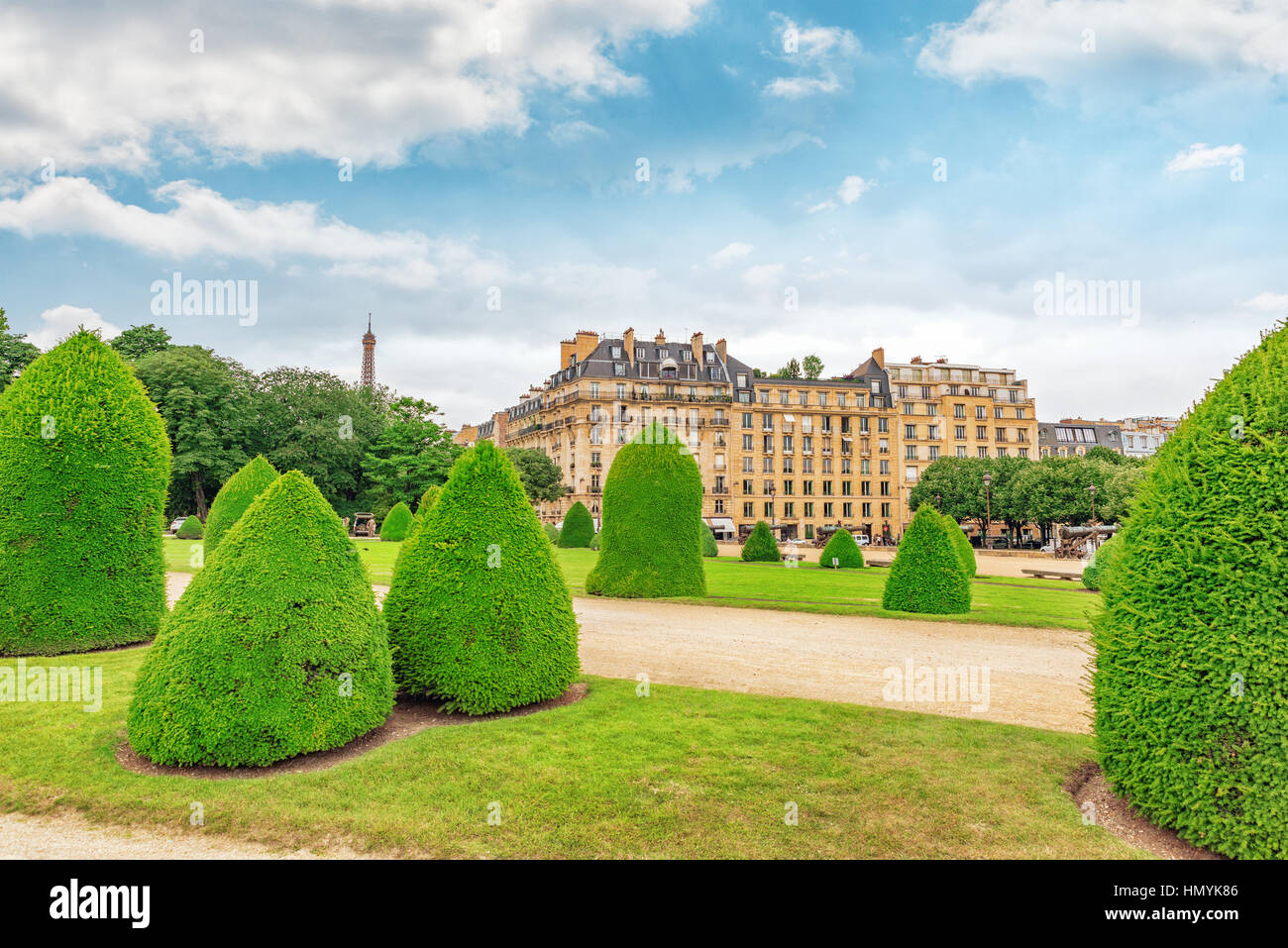 Park near main entrance to Les Invalides. Paris, France Stock Photo - Alamy