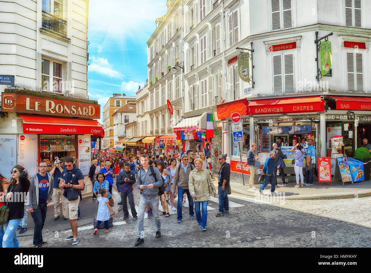 PARIS, FRANCE - JULY 04, 2016 : City views of Paris, street, people ...