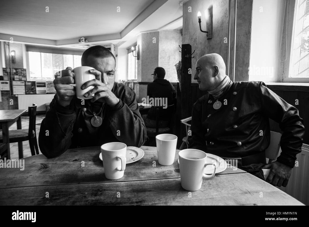 Cold weather neighborhood Black and White Stock Photos & Images - Alamy