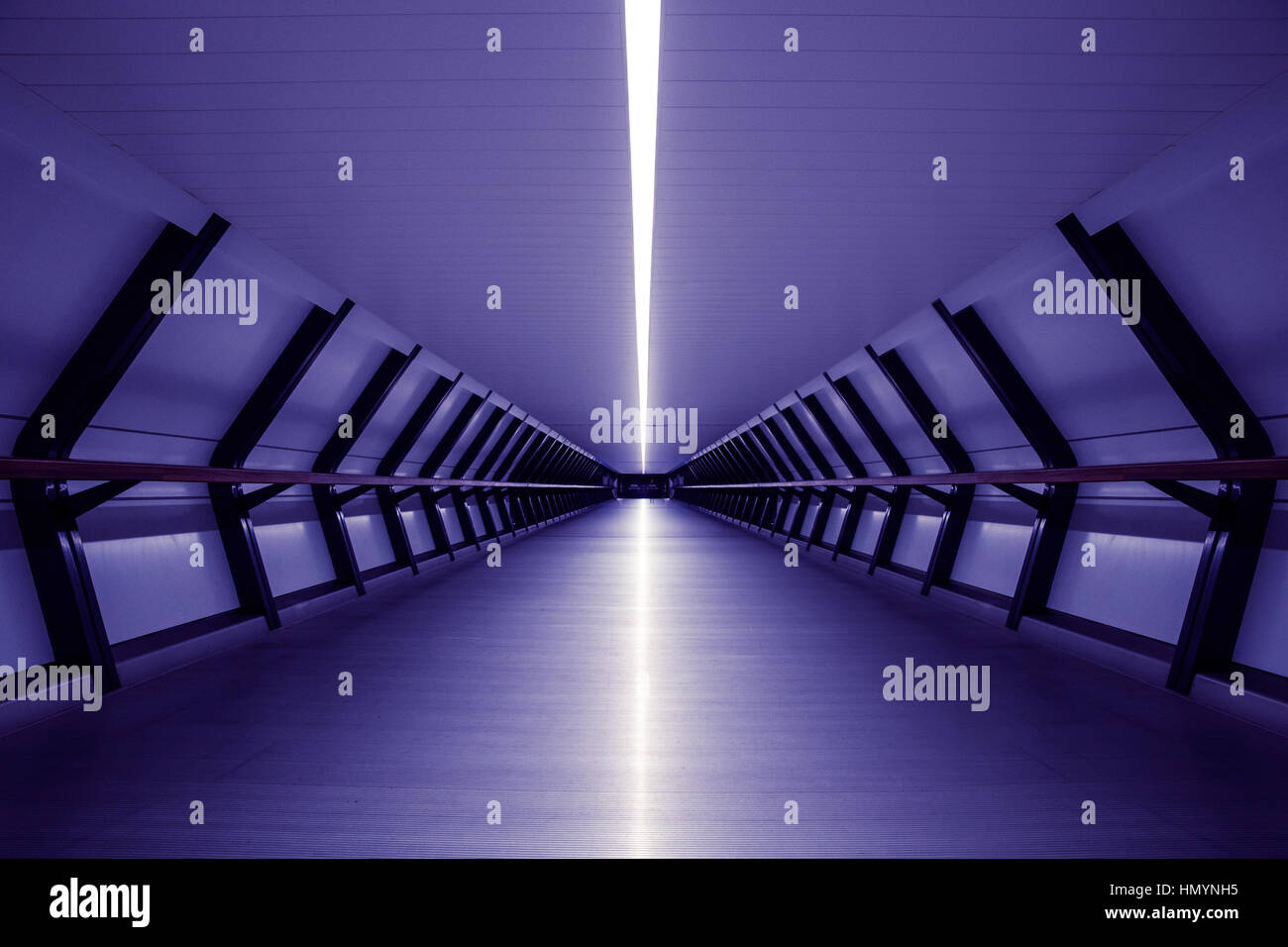 Tunnel walkway futuristic architecture hi-res stock photography and ...