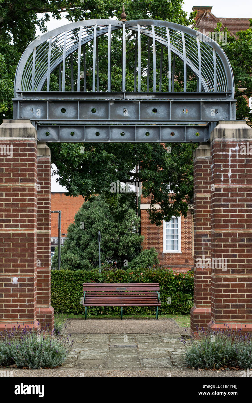 Broadway roundabout hi-res stock photography and images - Alamy