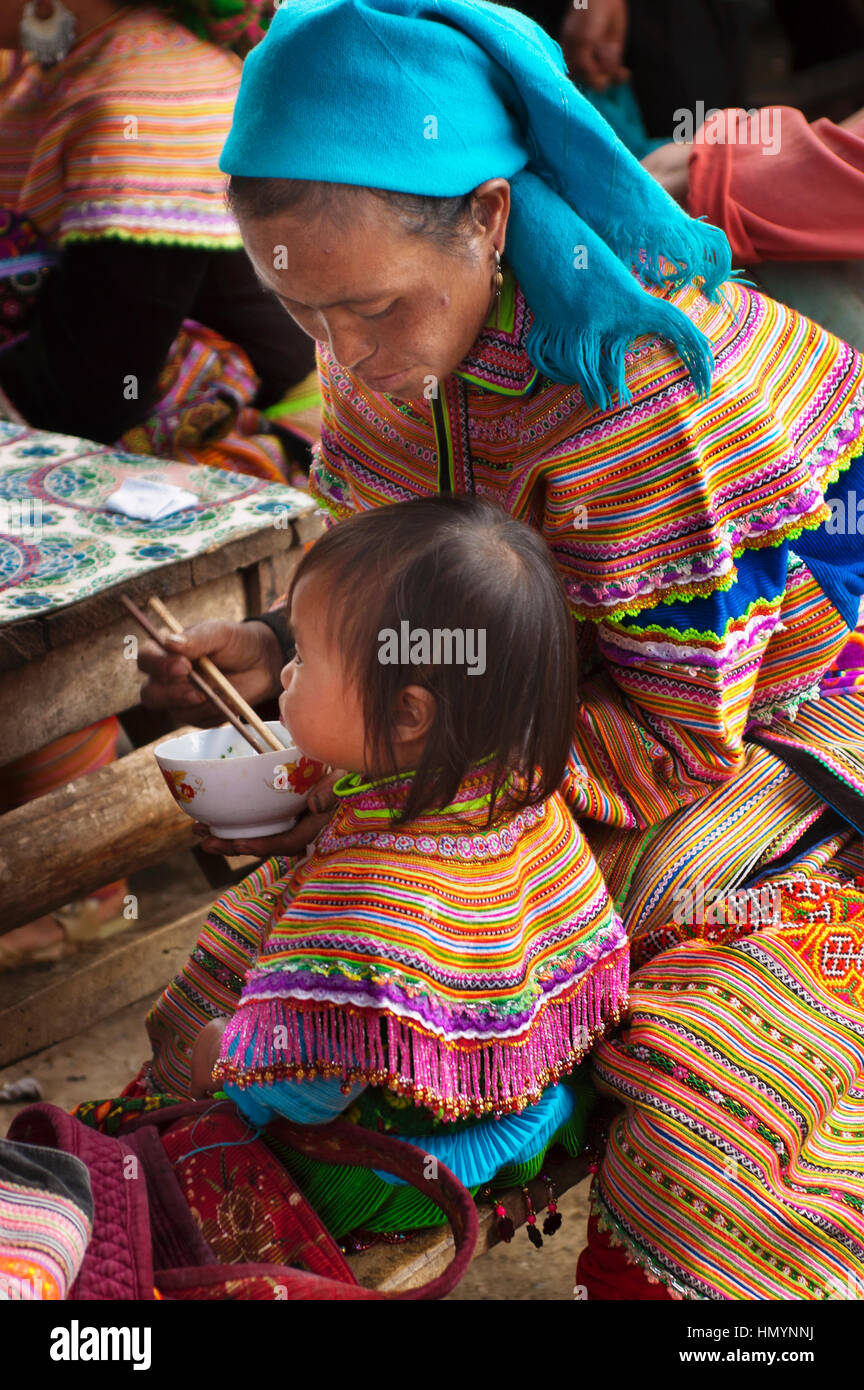 Hmong family hi-res stock photography and images - Alamy