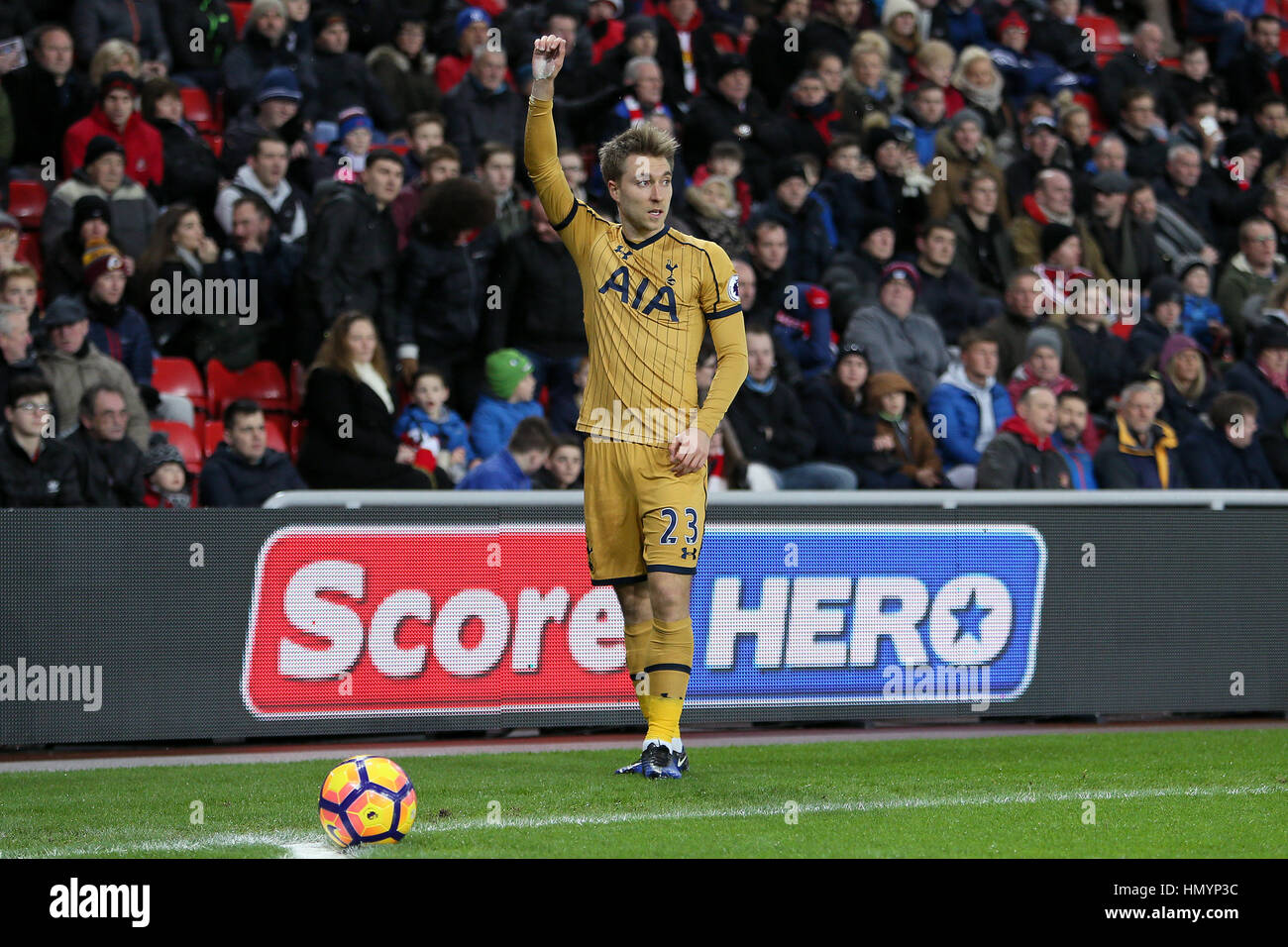Christian eriksen tottenham corner hi-res stock photography and images ...