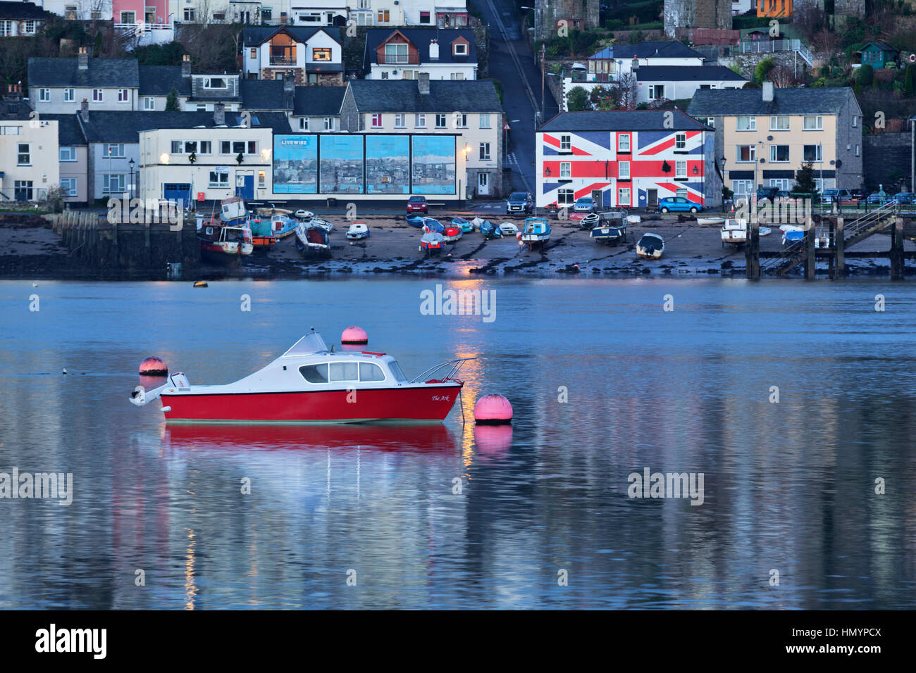 The Union Inn on the Tamar river, Saltash Stock Photo - Alamy