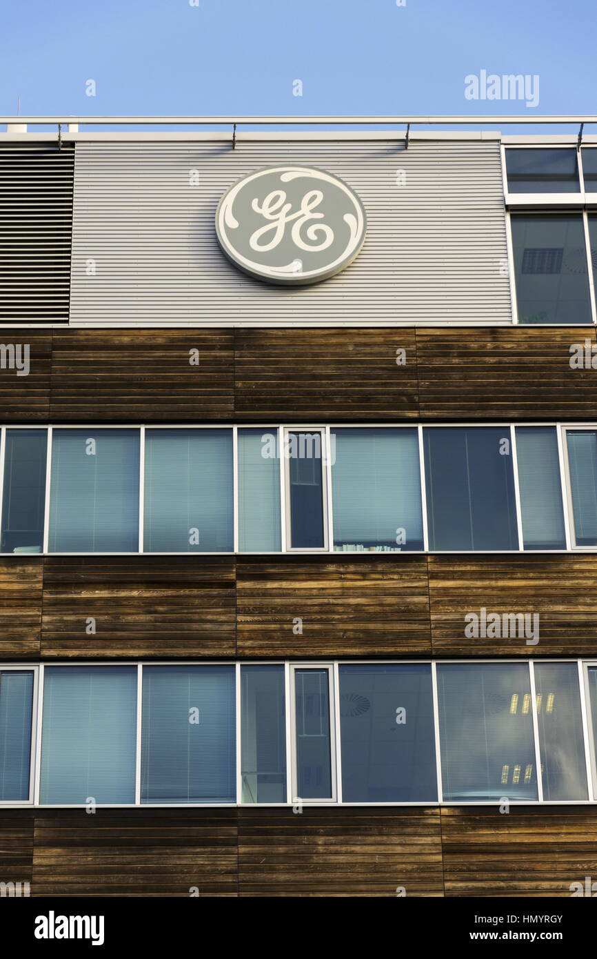 General electric building logo hi-res stock photography and images - Alamy