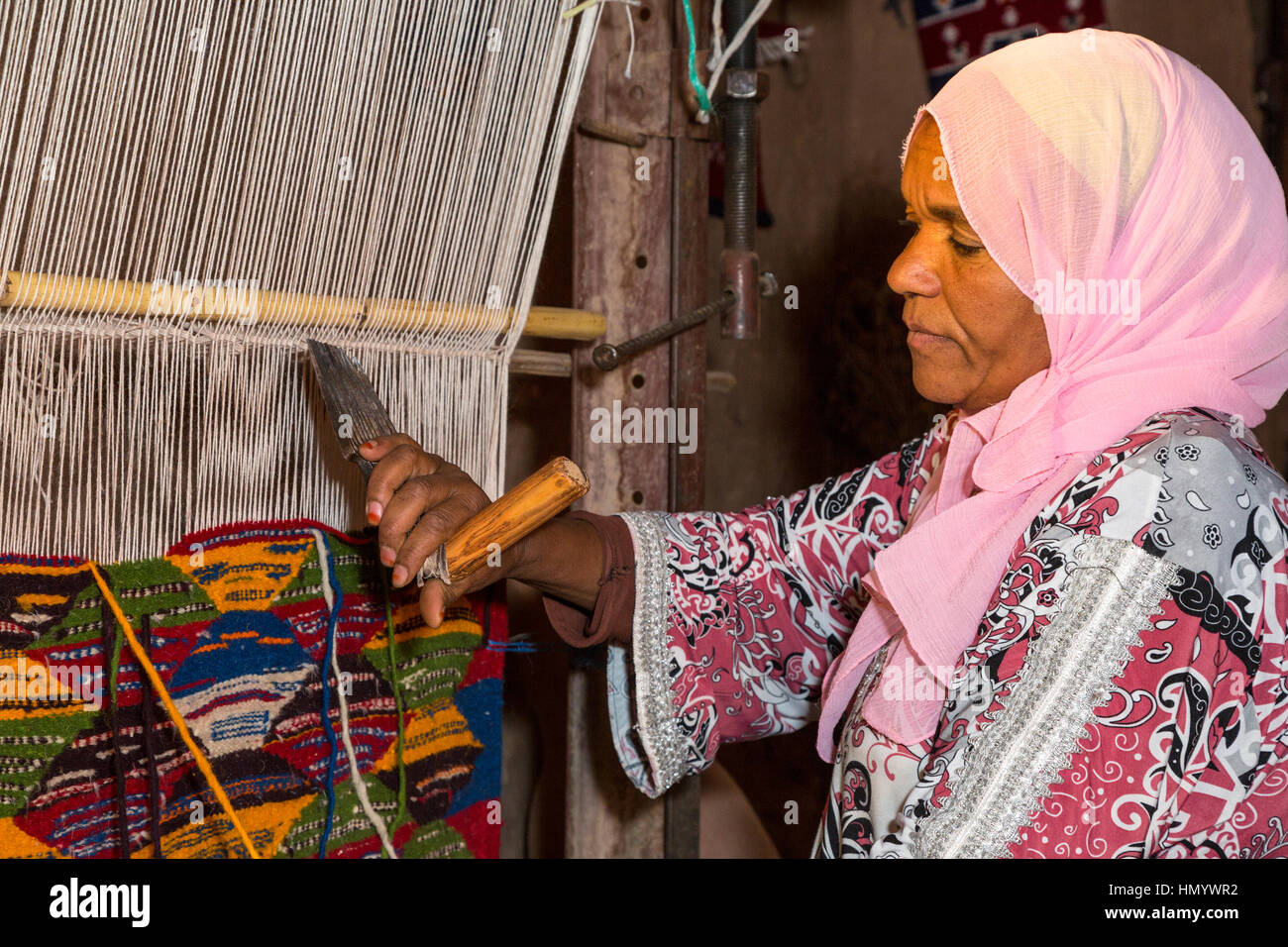 Rug weaving morocco hi-res stock photography and images - Alamy