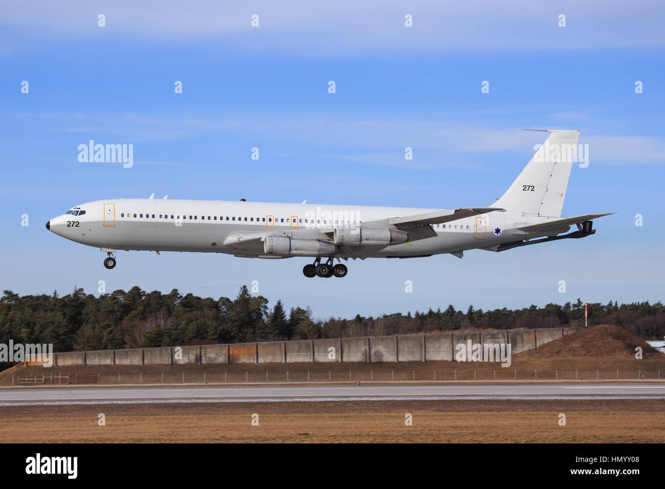 Boeing 707 hi-res stock photography and images - Alamy
