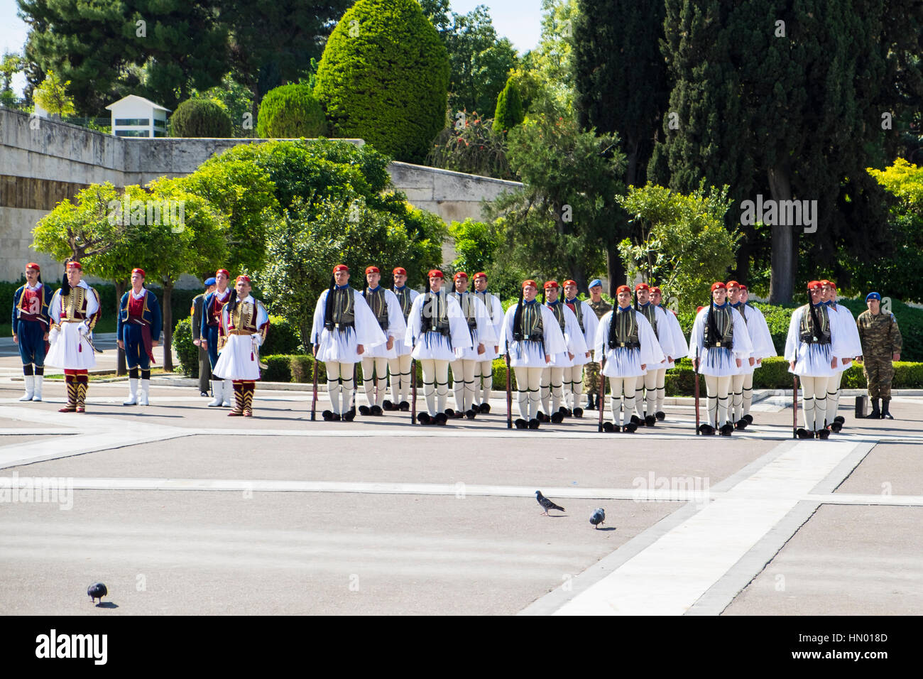 Changing of the guards in front of Parliament, Syntagma Square in ...