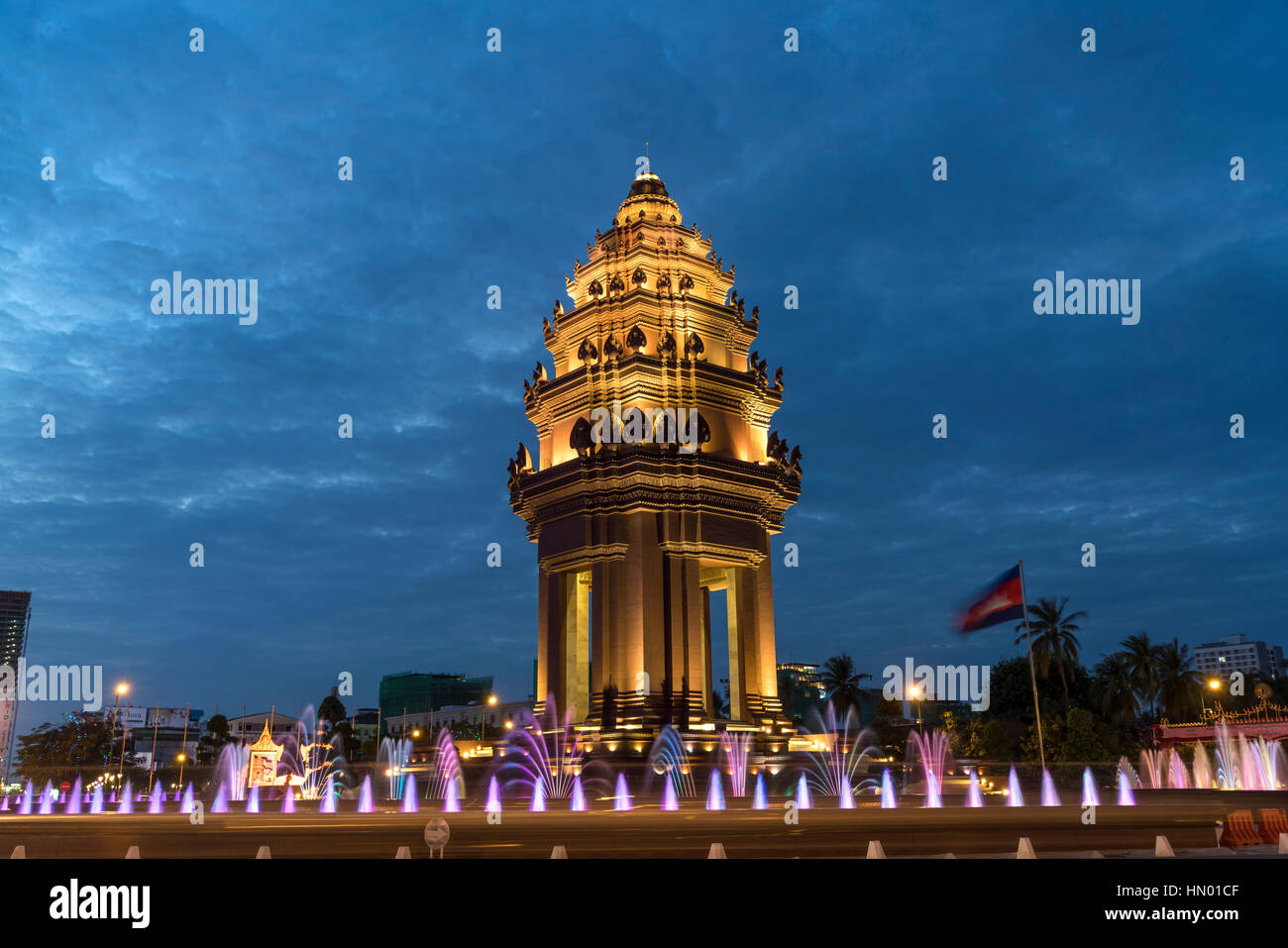 Phnom penh independence monument hi-res stock photography and images ...