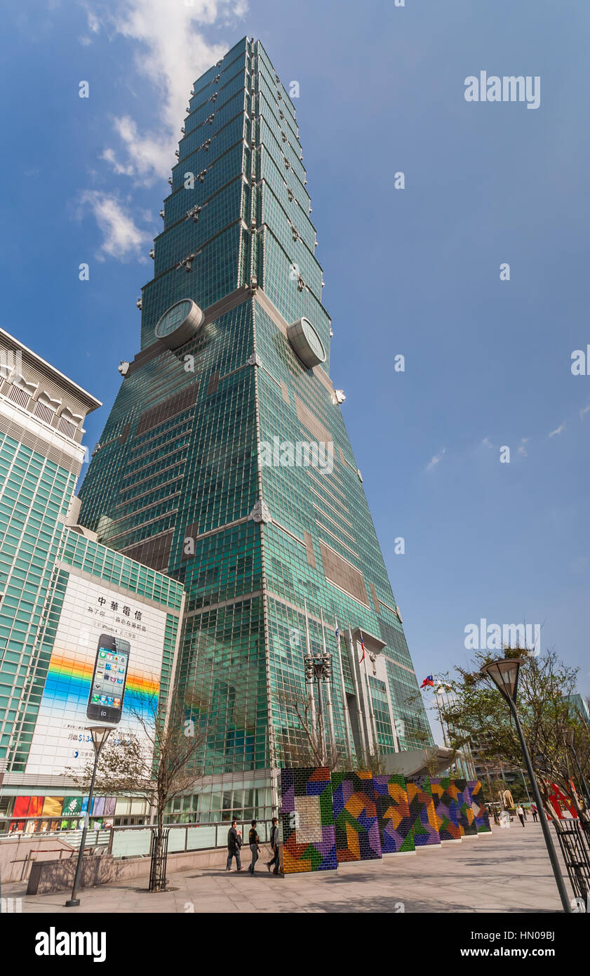 The Taipei 101 business center in the capitol of Taiwan Stock Photo - Alamy