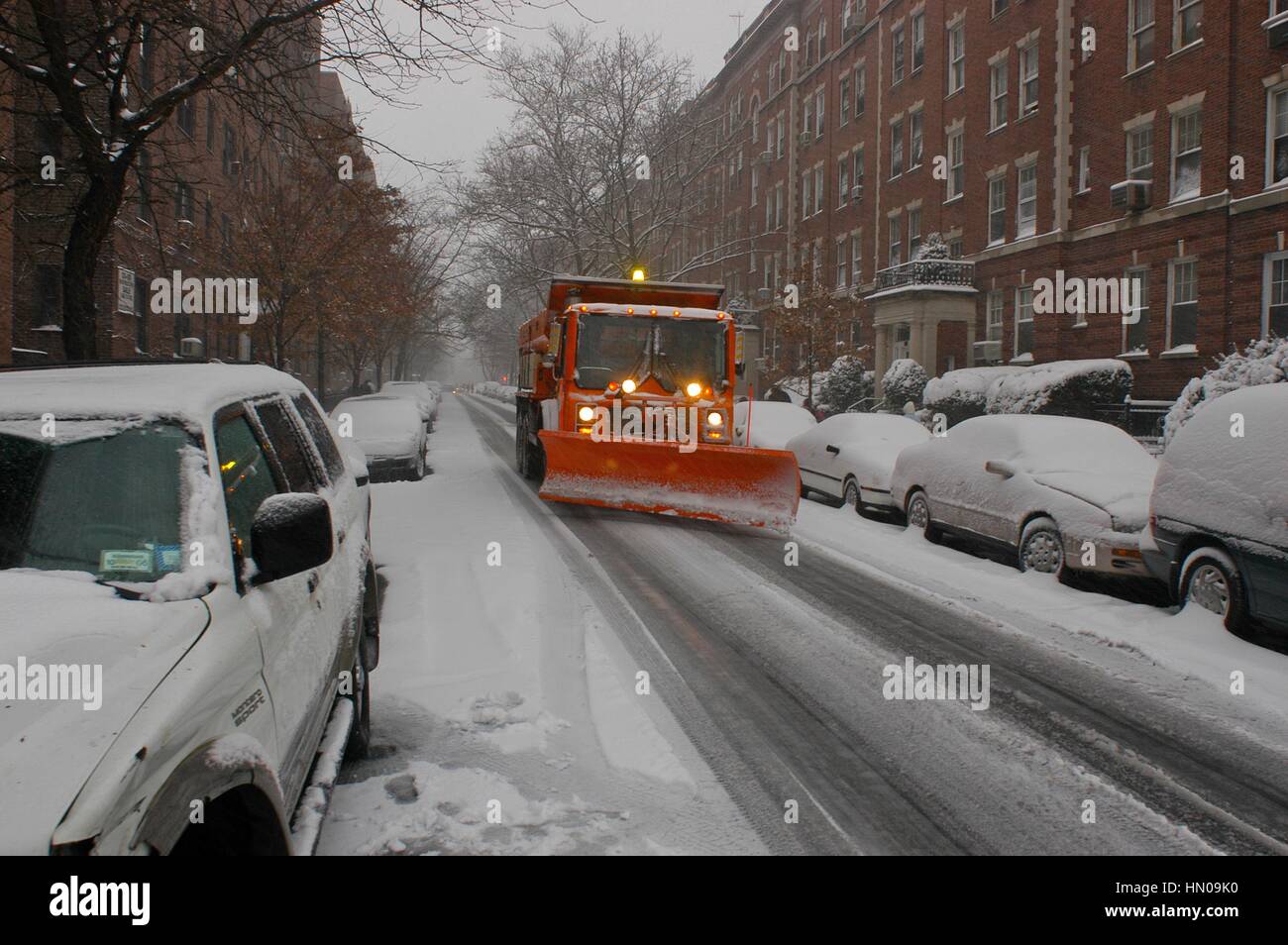 Snow blizzard in New York City Stock Photo - Alamy